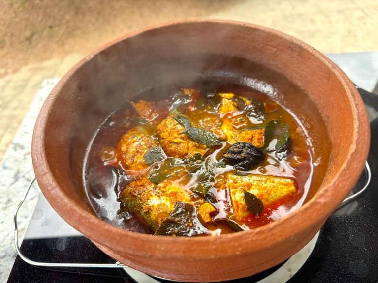 Kottayam Style Fish Curry- Easy Meen Mulakittathu Kerala Recipe ...