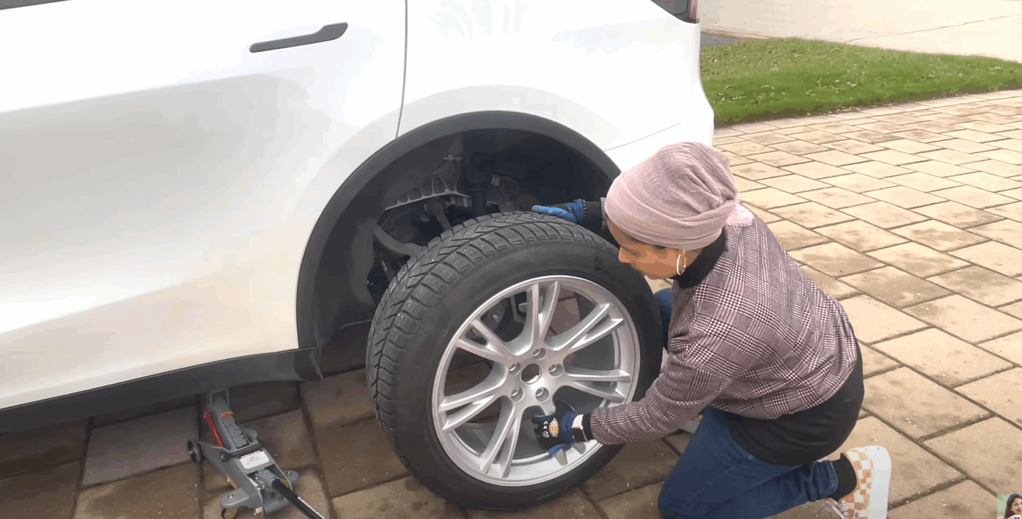 How to Change Winter Tires on Your Tesla Model Y at Home – Cooking with ...